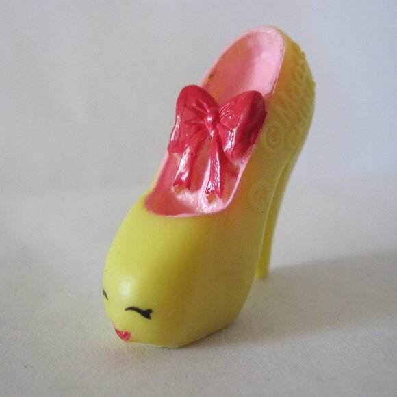 Shopkins | Toys | Shopkins Season 2 Figure 25 Yellow Prommy | Poshmark